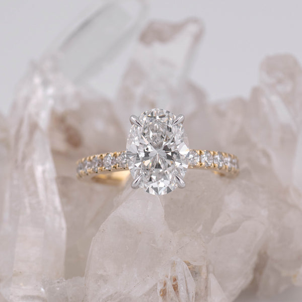 (Ready to Ship Size M) 2.65ct E VVS2 Oval Solitaire with Hidden Halo